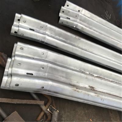 Cina Ferrovia di protezione della barriera di sicurezza in acciaio ad alta resistenza a trazione W con certificazione ISO9001 2000 in vendita