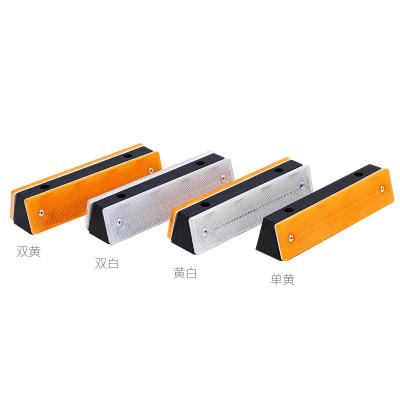 Cina Riflettore di luci stradali con avvertimento di sicurezza in PVC e barriere di protezione della farfalla in vendita