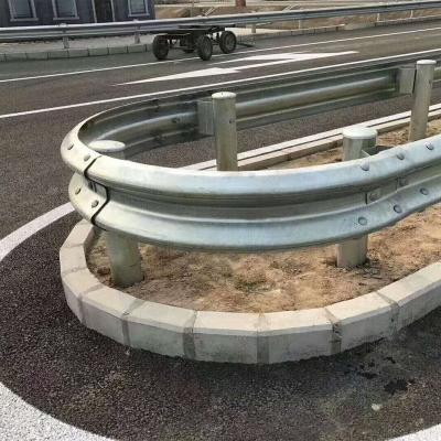 中国 高速道路防護レール AASHTO-M180 W ビーム/Thiry ビーム ISO 9001/14001/18001 証明書 販売のため