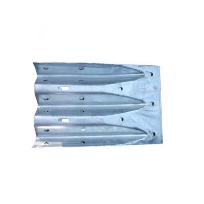 Cina Sicurezza stradale Galvanizzato W Beam Highway Guardrail con post e fine personalizzato in vendita