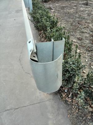 Cina ISO9001 2000 Certificato Q235 Q345 ASTM Standard Highway Guardrail Terminal End Traffic Barrier in vendita