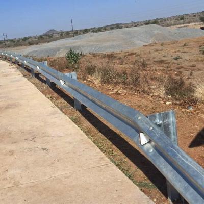 Cina Righe di protezione per autostrade con tecnologia di galvanizzazione a caldo e laminatura a freddo AASHTO M-180 Standard in vendita
