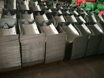 Cina Guardia della barriera di sicurezza Ferrovia W-beam Finale del naso del toro Autostrada Guardia della barriera rotonda Finale del terminale Barriera del traffico in vendita