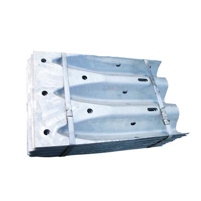 Cina Sicurezza esterna Galvanizzata W Beam End/Thrie Beam End Terminal End per la grattaforma di protezione delle autostrade in vendita