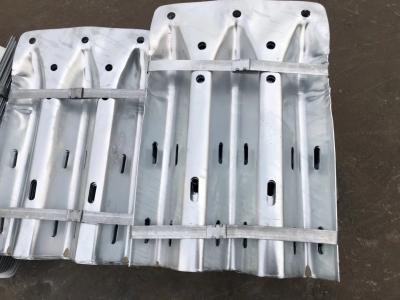 Cina Sicurezza esterna Galvanizzata W Beam End/Thrie Beam End Terminal End per la grattaforma di protezione delle autostrade in vendita