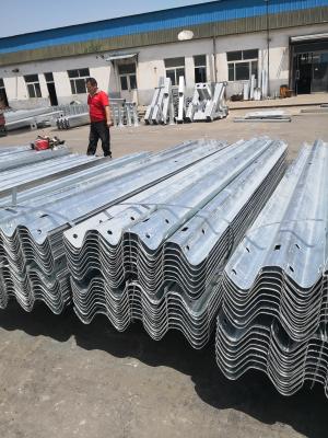 Cina AASHTO M-180 W Beam/Thiry Beam Highway Guardrail Traffic Barrier per esigenze personalizzate in vendita