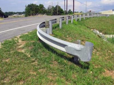 Cina AASHTO M-180 W Beam/Thiry Beam Highway Guardrail Traffic Barrier per esigenze personalizzate in vendita