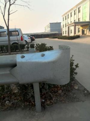 Cina ISO9001 2000 Certificato W-beam Galvanized Guardrail Rounded Terminal End per autostrada in vendita