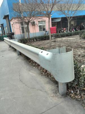 Cina ISO9001 2000 Certificato W-beam Galvanized Guardrail Rounded Terminal End per autostrada in vendita