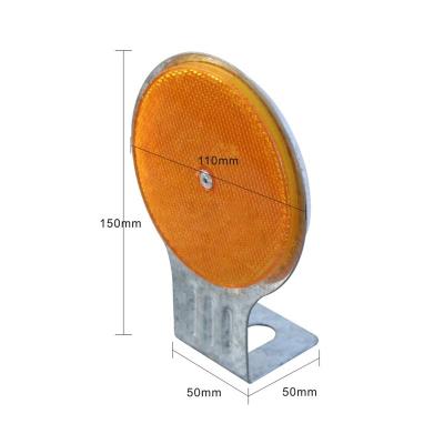China Barrancos de proteção de estradas com norma EN124 e material de PVC com reflector de marcação rodoviária à venda