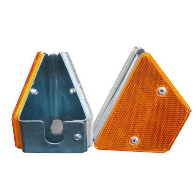 China Barrancos de proteção de estradas com norma EN124 e material de PVC com reflector de marcação rodoviária à venda