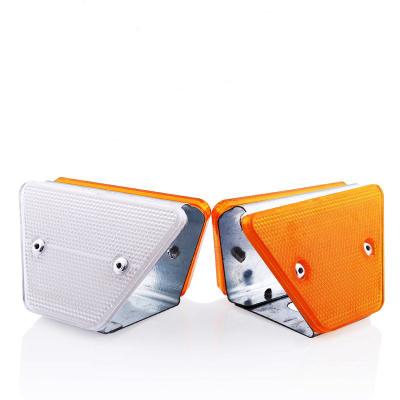 Cina Riflettore di segnalamento della luce stradale in plastica LED galvanizzato a caldo per corrimano stradale in vendita