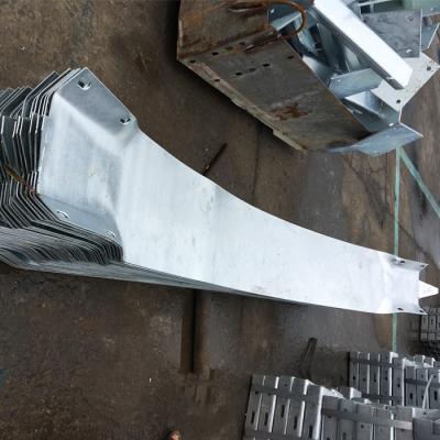 Cina Galvanizzato Highway Guardrail Steel Buffer End personalizzato per le soluzioni di sicurezza stradale in vendita