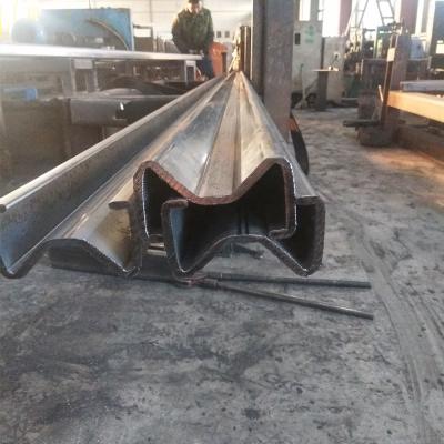 Cina Post di protezione per autostrade galvanizzato a caldo per il sistema di barriera autostradale in vendita