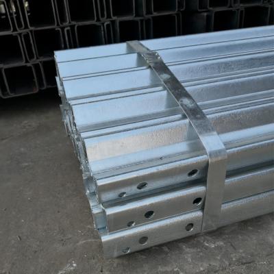 Cina Post di protezione per autostrade galvanizzato a caldo per il sistema di barriera autostradale in vendita