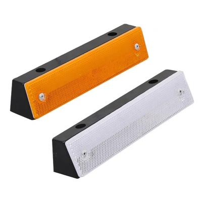 Cina Riflettore di segnalamento stradale in PVC di tipo V ad alta visibilità per autostrade e alta visibilità in vendita