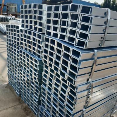 Cina Colonne di recinzione galvanizzate e rivestite in polvere a canale U con dimensioni personalizzate in vendita