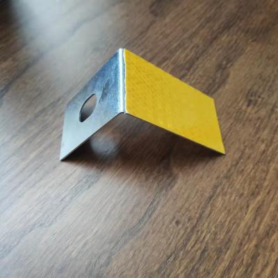 Cina Funzione di avvertimento di sicurezza stradale Riflettore di segnalamento luminoso in alluminio ad alta luminosità in vendita