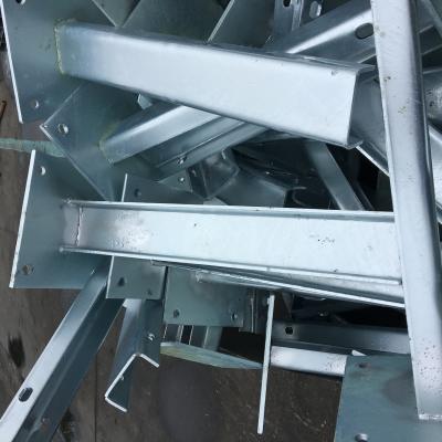 Cina Post di recinzione in acciaio galvanizzato e rivestito in polvere di tipo U per cornici di protezione autostradale personalizzate in vendita