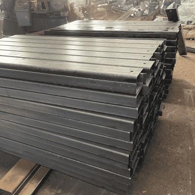 Cina Post di recinzione in acciaio galvanizzato e rivestito in polvere di tipo U per cornici di protezione autostradale personalizzate in vendita