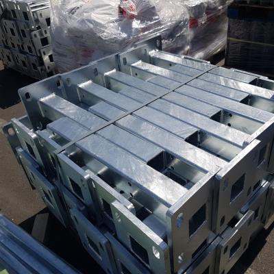 Cina 4x4 Galvanizzato Quadrato Metallo Fence Post per la sicurezza stradale personalizzato e durevole in vendita