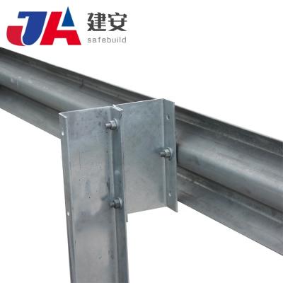 Cina Acciaio galvanizzato a caldo Q235 Q345 Barricata di protezione tipo U per la sicurezza del traffico stradale in vendita