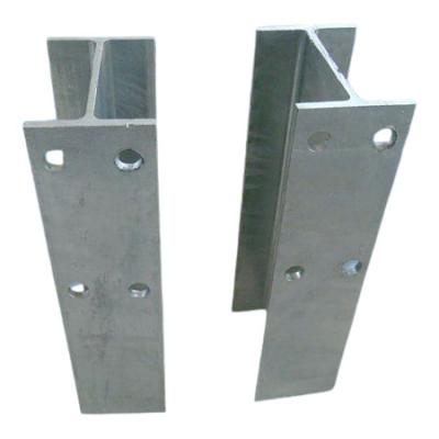 Cina Guardia stradale utilizzata H Post Made in per la sicurezza stradale e rivestimento in polvere in vendita