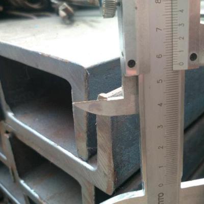 Cina Post di protezione del canale U con rivestimento in polvere galvanizzata personalizzato per la sicurezza del traffico in vendita
