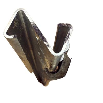 Cina Barriera di acciaio galvanizzata Aashto M180 Standard Z Post con rivestimento in polvere in vendita