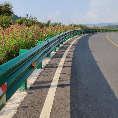 Cina Barriere antincorrosive a traccia W con sicurezza stradale e curvatura curva in vendita