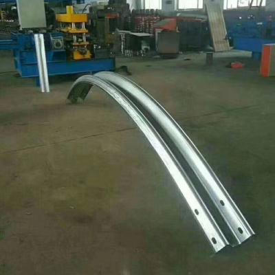 Cina Barriere antincorrosive a traccia W con sicurezza stradale e curvatura curva in vendita
