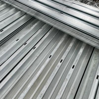 Cina Protezione autostradale AASHTO M-180 Standard Steel Highway Guardrail con R Terminal End in vendita