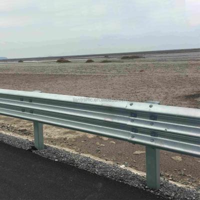 Cina Righe di protezione per autostrade laminate a caldo e a freddo per la rete di distribuzione di Singapore in vendita