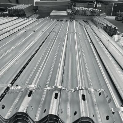 Cina Righe di protezione per autostrade laminate a caldo e a freddo per la rete di distribuzione di Singapore in vendita
