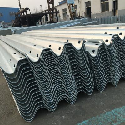 中国 AASHTO M-180 標準およびカスタマイズされた色オプションの高速道路ガードレール交通障壁 販売のため