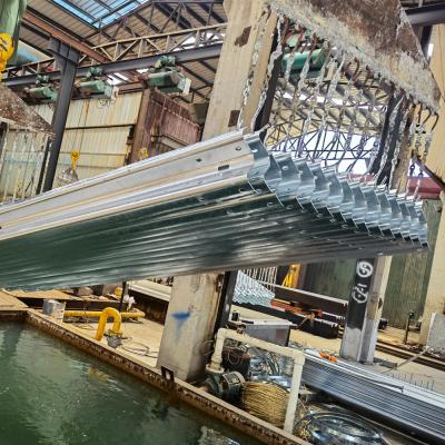 Cina Cornici galvanizzate per autostrade con trave curva W e tecnologia laminata a freddo galvanizzata a caldo in vendita