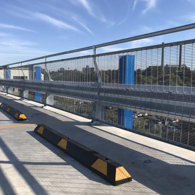 Cina Fabbricazione di corrimano di sicurezza per autostrade di dimensioni standard personalizzate per soluzioni di sicurezza esterne in vendita
