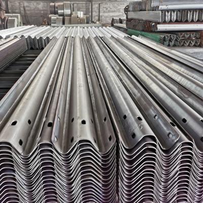Cina Q345 Cornice galvanizzata in acciaio a strisce con fascia W/Tri fasce in vendita