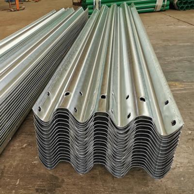 Cina Q345 SJ345R Ferrovia di protezione stradale rivestita di zinco per 550G / M2 1.80oz / FT2 minimo a singolo punto in vendita