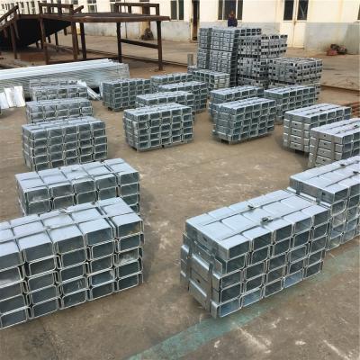 Cina Galvanizzato a caldo Q345 SJ345R U Tipo di recinzione in acciaio Spacer Block W Beam Highway Guardrail in vendita