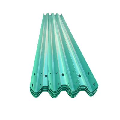 China Corrimões da estrada Q235 Q345 Segurança ao ar livre W Beam S235jr S275jr Grau Aashto M180 aço à venda