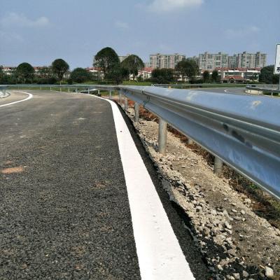 中国 単面のWビーム高速道路警備レール 屋外警備基準 AASHTO M-180 販売のため
