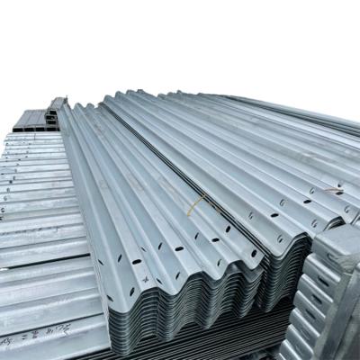 China Warm gegalvaniseerd en koudgewalst techniek wegrail voor tunnels en bruggen Te koop