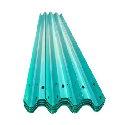 China Gecustomiseerde kleurstaal driebalk wegrail met ISO9001/TUV/BV/CE-certificaat Te koop