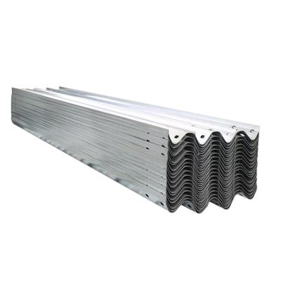 China Q345 SJ345R Verkeersveiligheid Koudgewalste gegalvaniseerde W-balkbeugel voor verkeersbarrières Te koop
