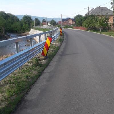 Cina Barriera di traffico antincollisione con certificato ISO 9001/ISO 14001/ISO 18001 in vendita