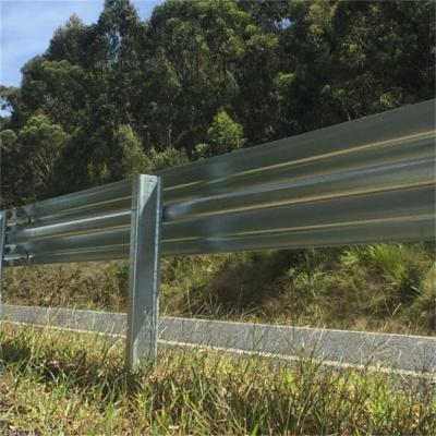 China ISO9001/TUV/ BV/CE gecertificeerde W-balkbeugel voor warm gegalvaniseerde bescherming tegen ongelukken op de weg Te koop
