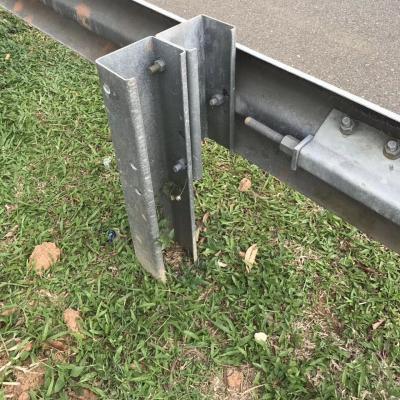 China Veiligheid van het wegverkeer U-kanaal Beschermingsrail Post Essentiële wegbescherming Te koop