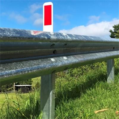 China Cercas de aço revestidas em pó para segurança exterior e durável em rodovias e estradas à venda