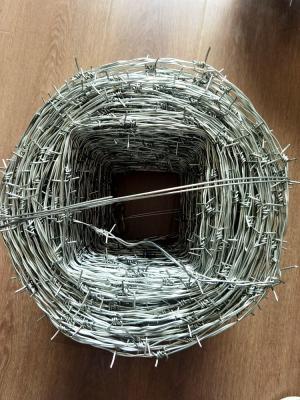 China Fio de cerco farpado do diâmetro 1.6mm-2.5mm para a proteção do jardim à venda